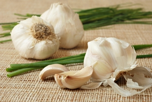 4 Tips for Cooking with Garlic - Learn To Cook